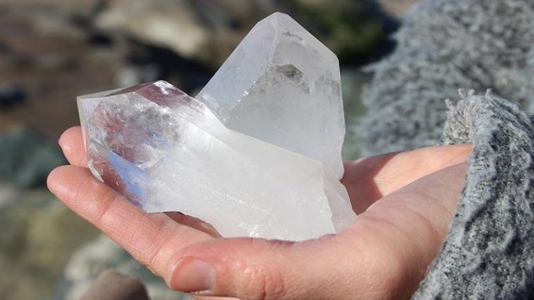 Kryształ Górski – Właściwości, Znaczenie i Kolory. Dlaczego Warto Się ...